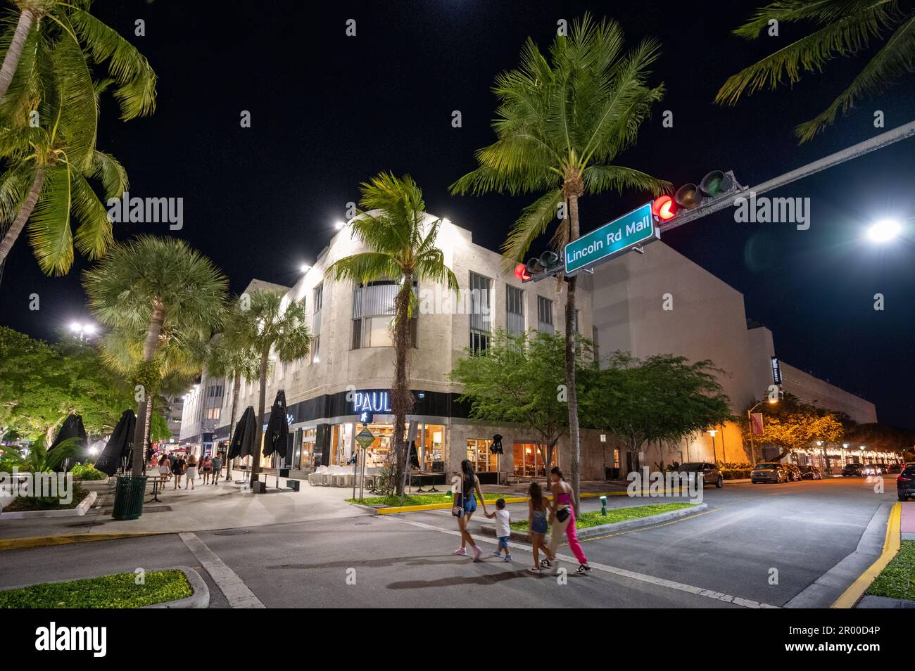 Miami Beach, Florida - May 1, 2023 - Art deco building on Lincoln Road Mall at night Stock Photo ...