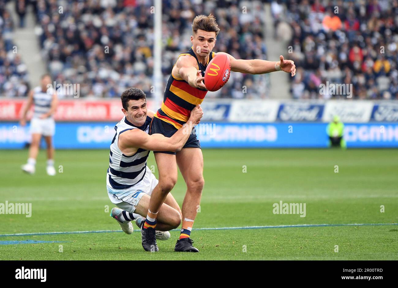 Ben Keays of the Crows (left) and Mark O'Connor the Cats contest during ...
