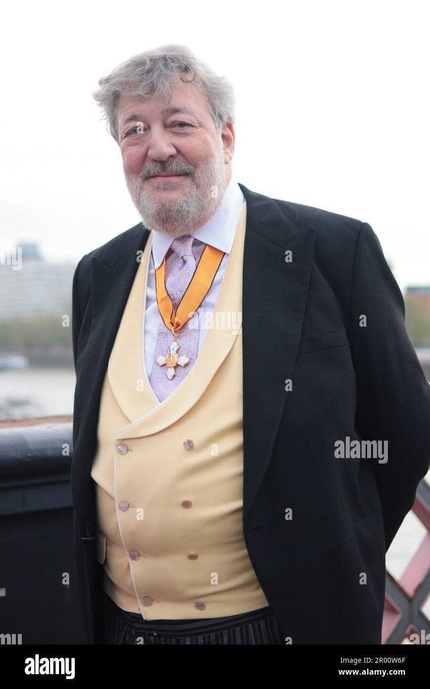 London, UK. 06th May, 2023. Actor STEPHEN FRY is seen queuing to enter ...