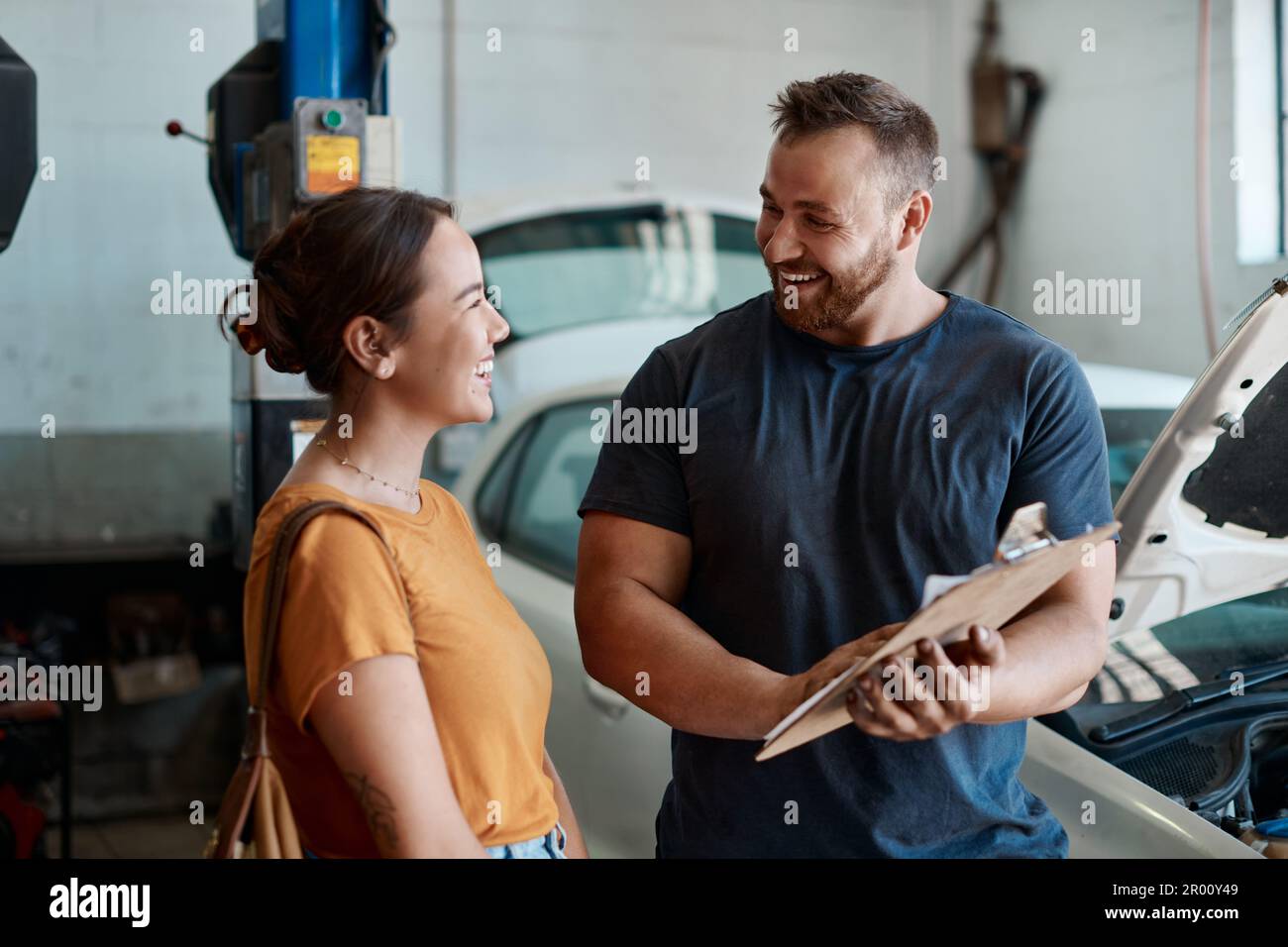 Asian mechanic female car owner hi-res stock photography and images - Alamy