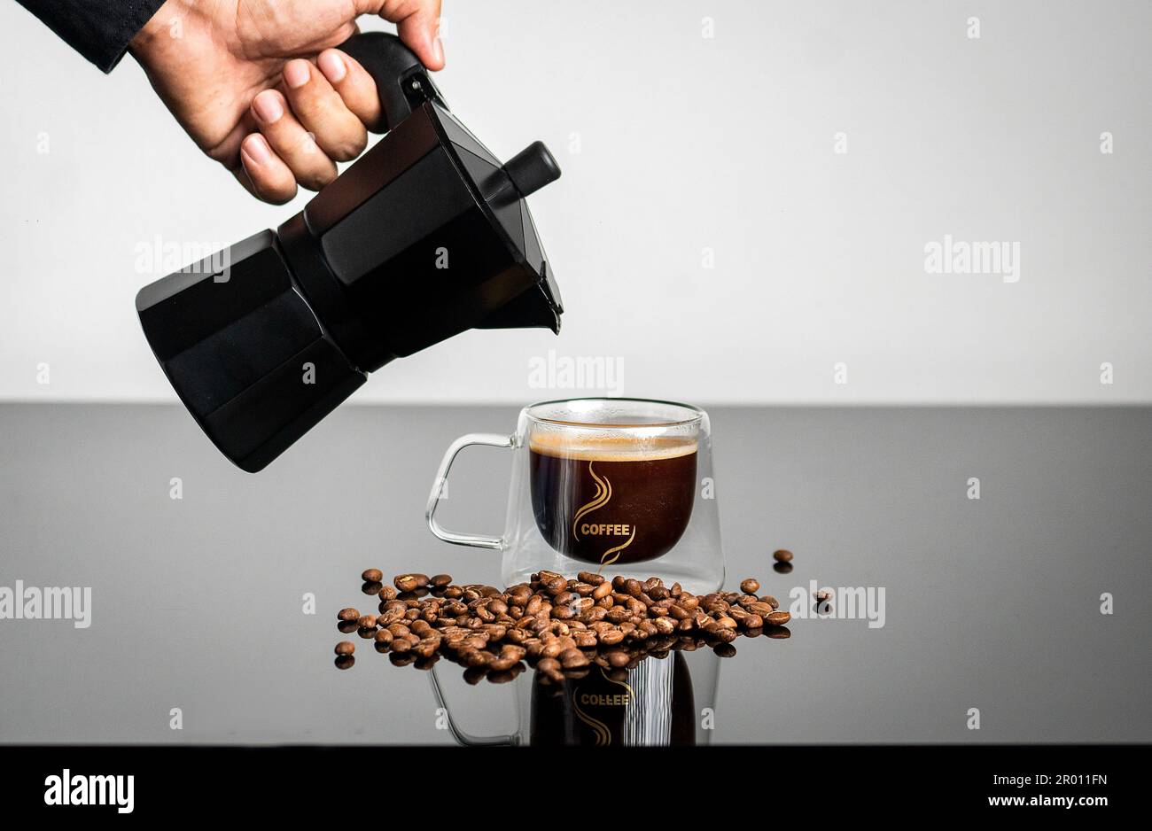 Freshly roasted coffee beans pouring hi-res stock photography and ...