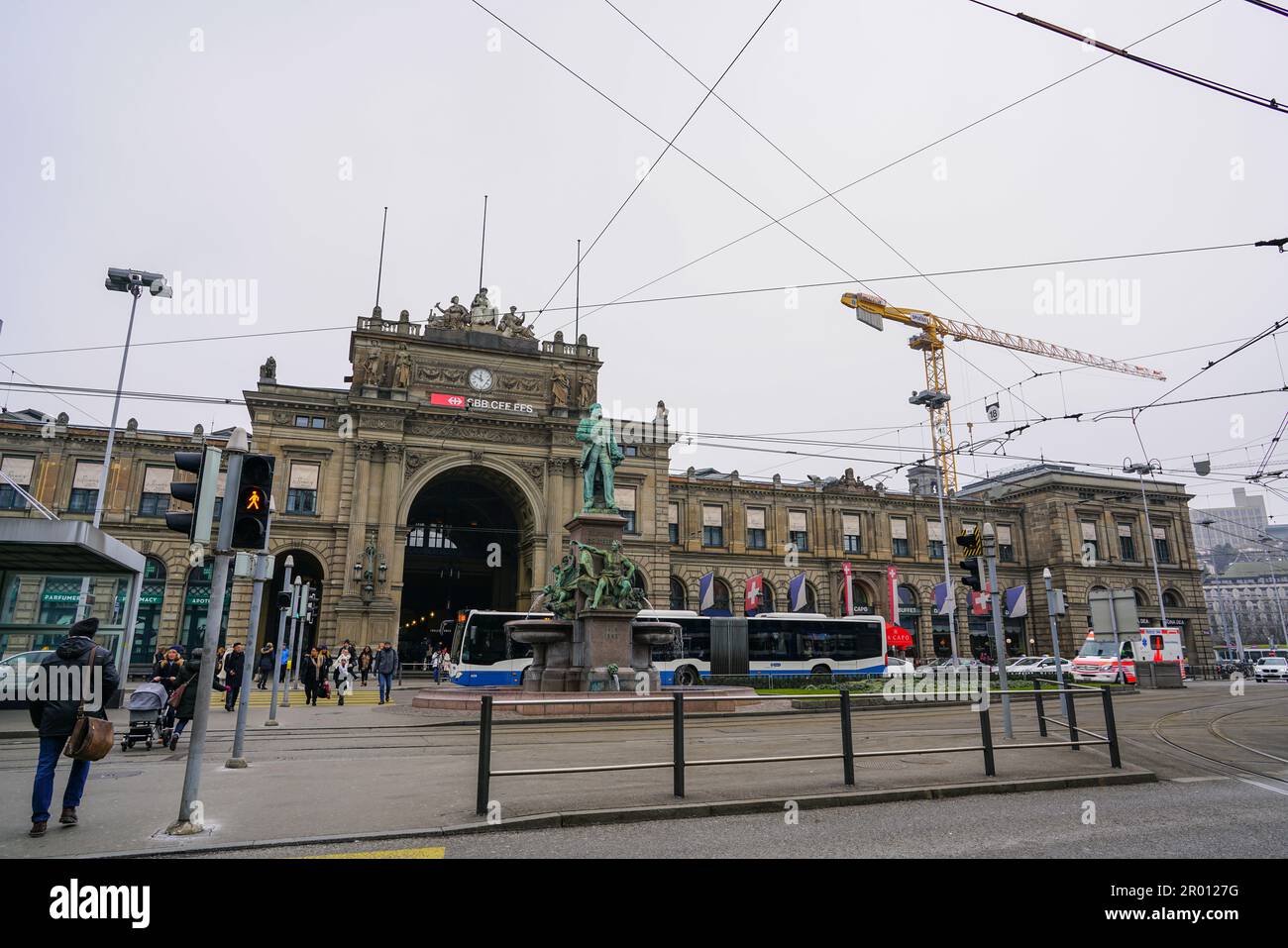 Zurich Hauptbahnhof (Zurich Central Station Stock Photo - Alamy