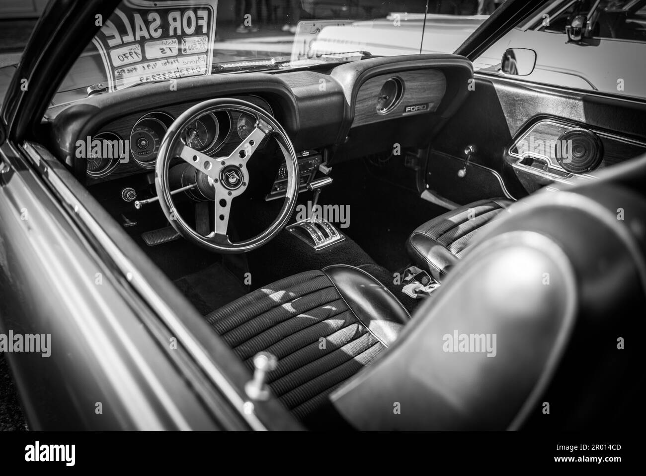 The interior of an american classic car Stock Photo - Alamy