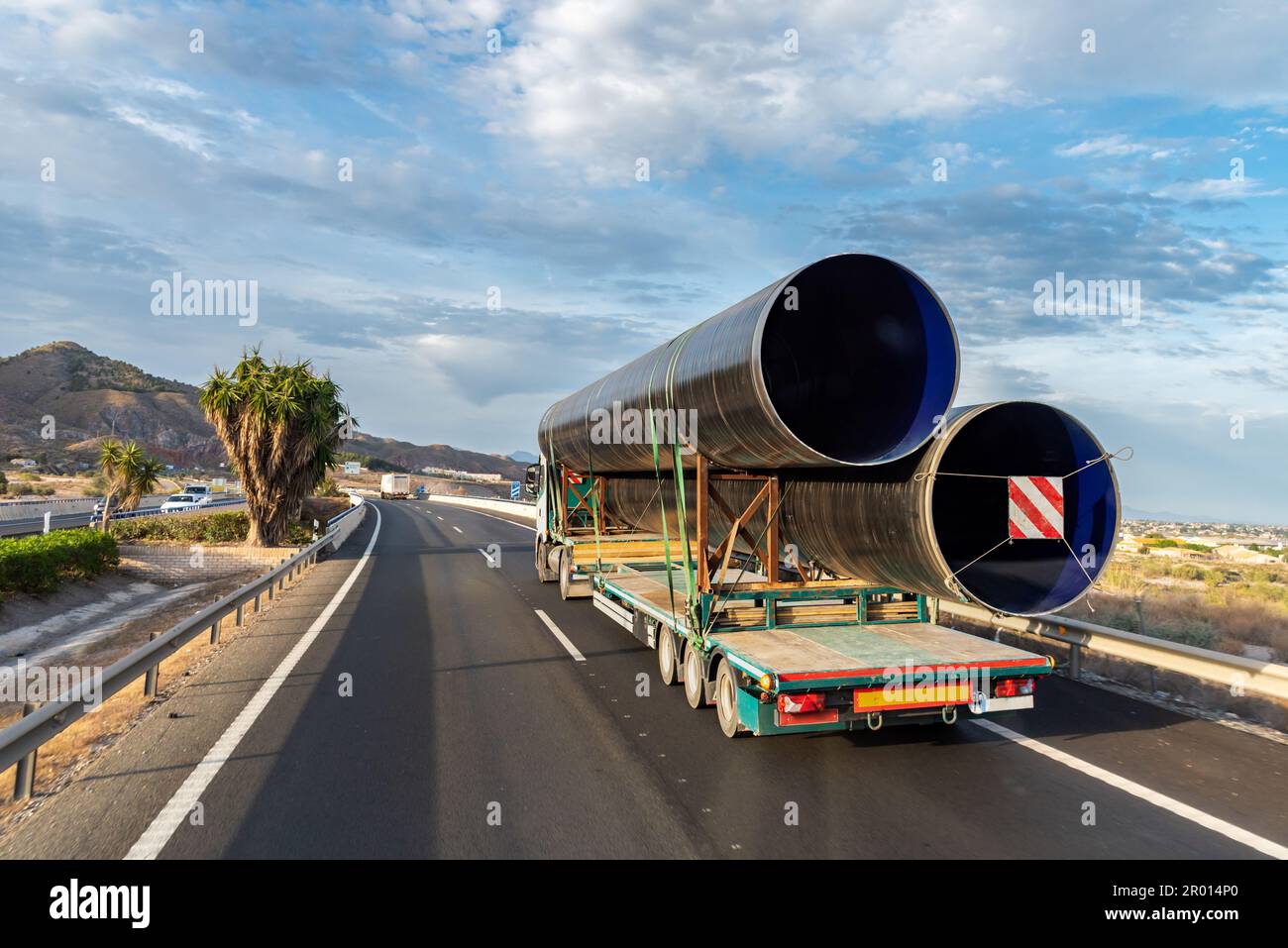 Truck transporting pipe hi-res stock photography and images - Alamy