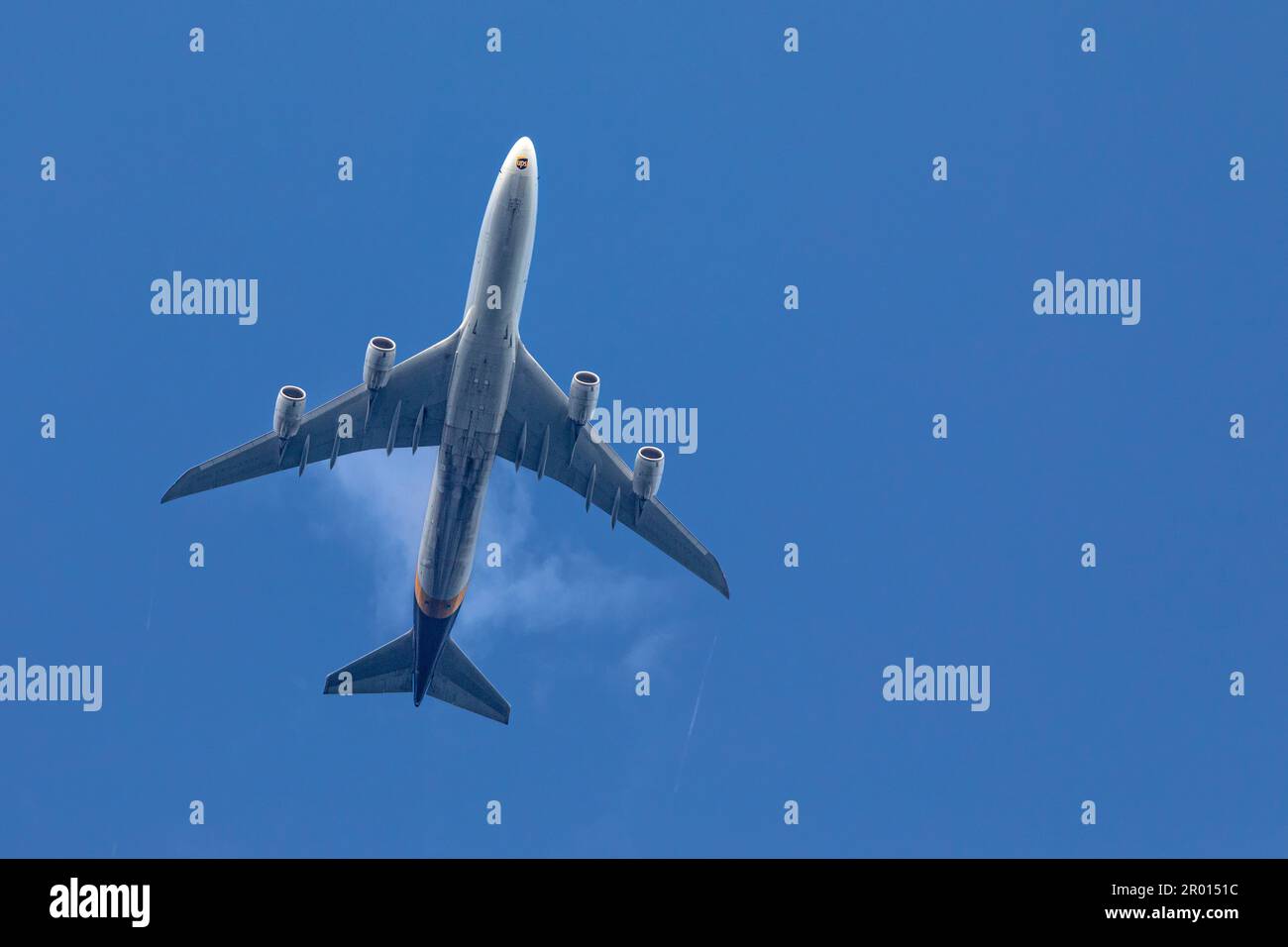 Ups airplane hi-res stock photography and images - Alamy