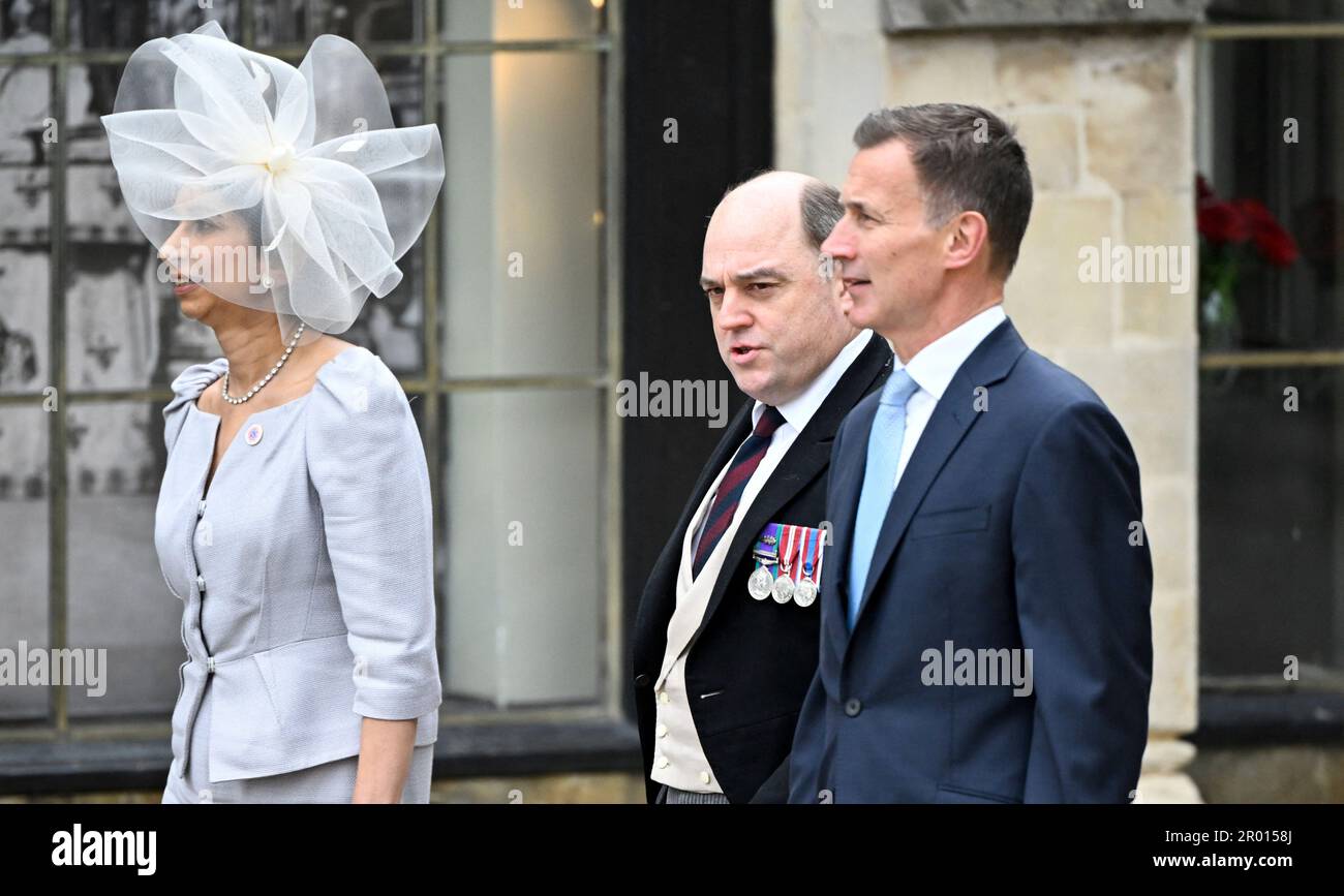 Chancellor of the Exchequer Jeremy Hunt, right, British Home Secretary ...
