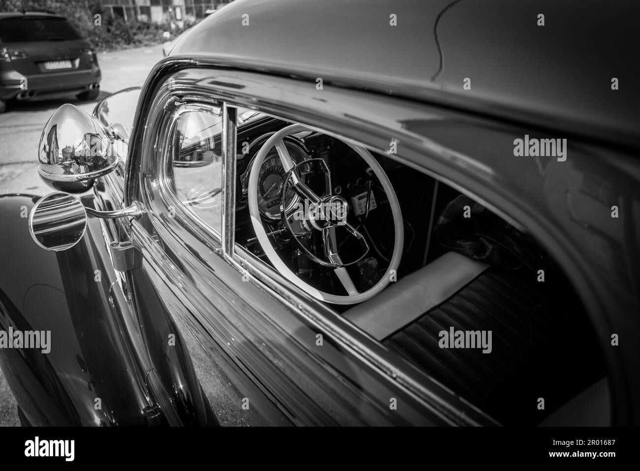 Cool old car havana cuba Black and White Stock Photos & Images - Alamy