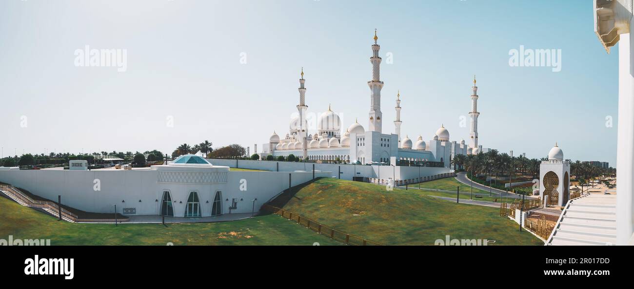 Back view of Sheikh Zayed Grand Mosque in Abu Dhabi, United Arab ...