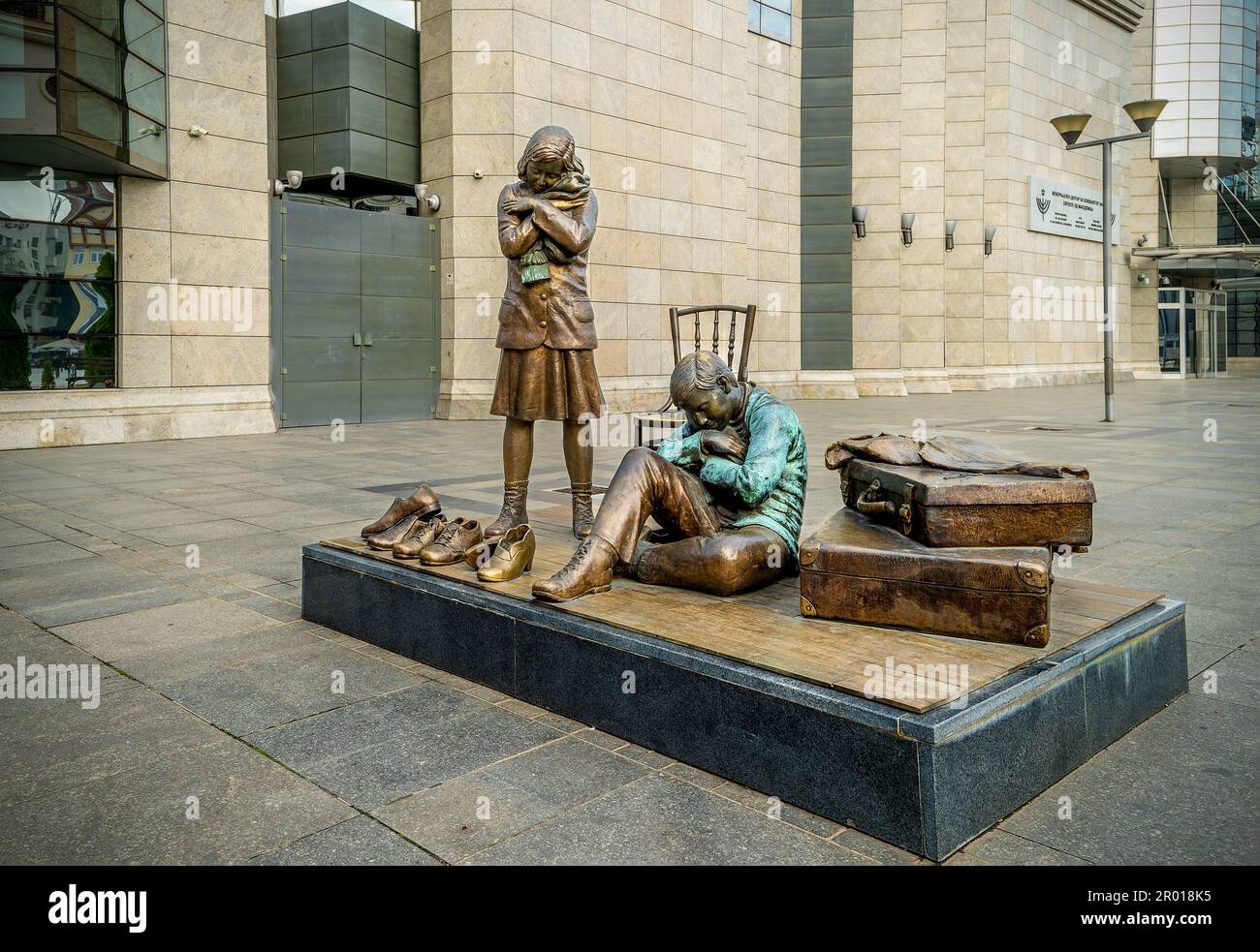 Statue sculpture skopje macedonia hi-res stock photography and images ...