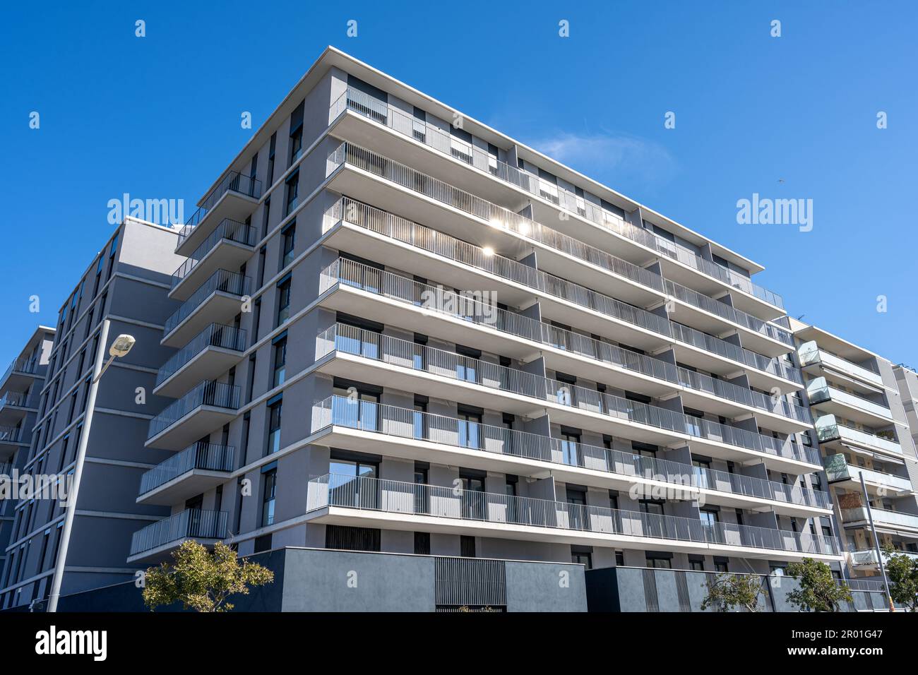 Apartment block in spain front hi-res stock photography and images - Alamy