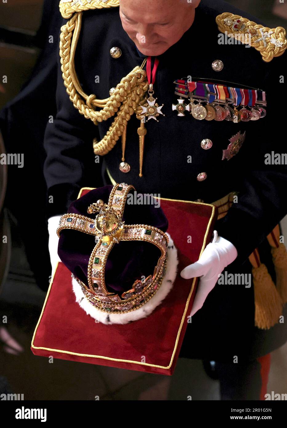 The 17th century St Edward's Crown is carried for Britain's King ...