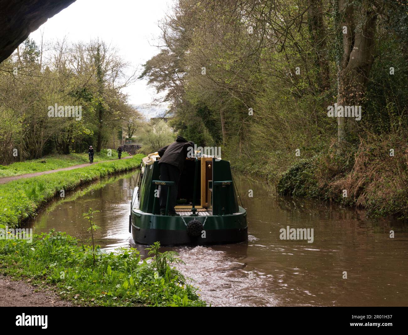 Two cyclists riding along towpath hi-res stock photography and images ...