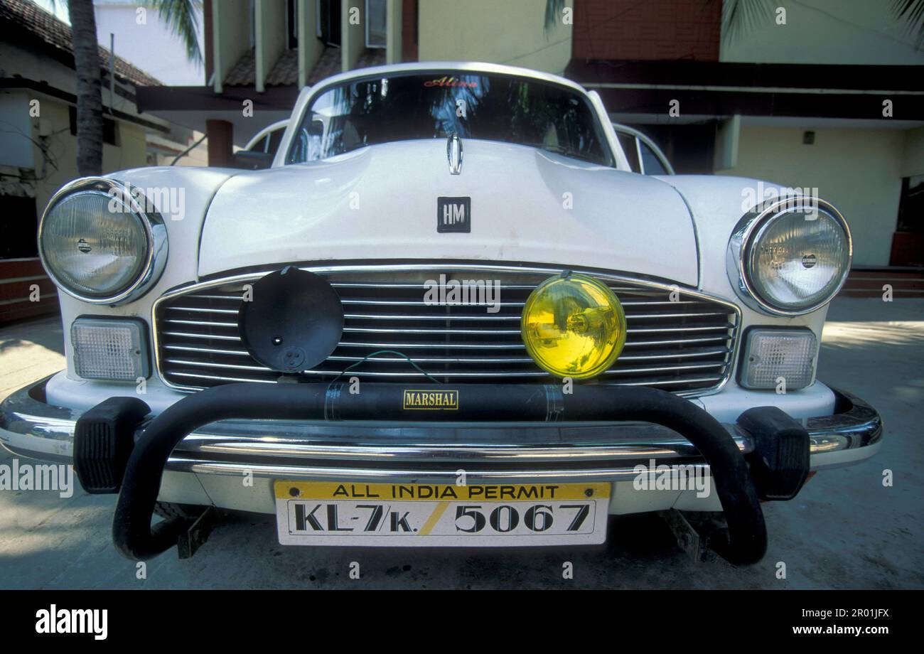 a old HM car in the city centre of Mumbai in India. India, Mumbai, March, 1998 Stock Photo - Alamy