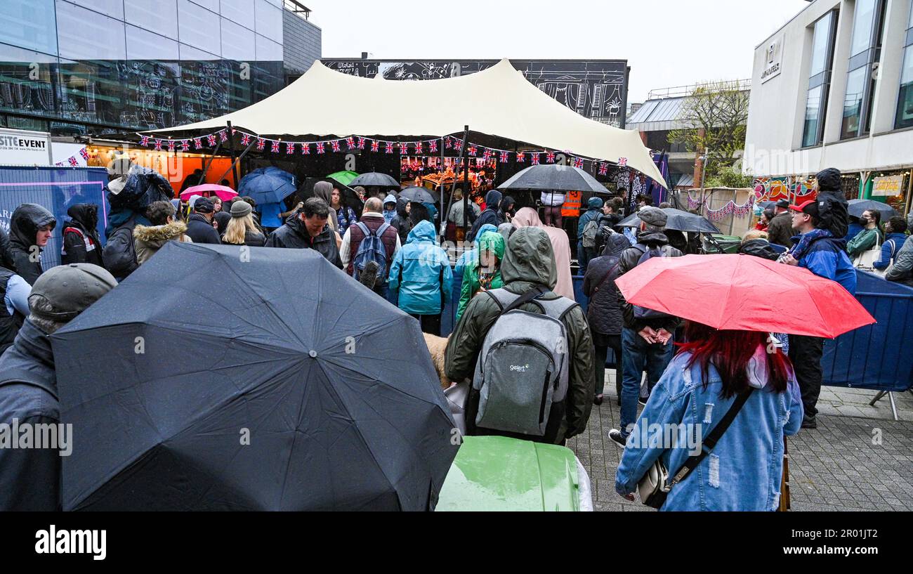 Coronation crowd brighton hi-res stock photography and images - Alamy