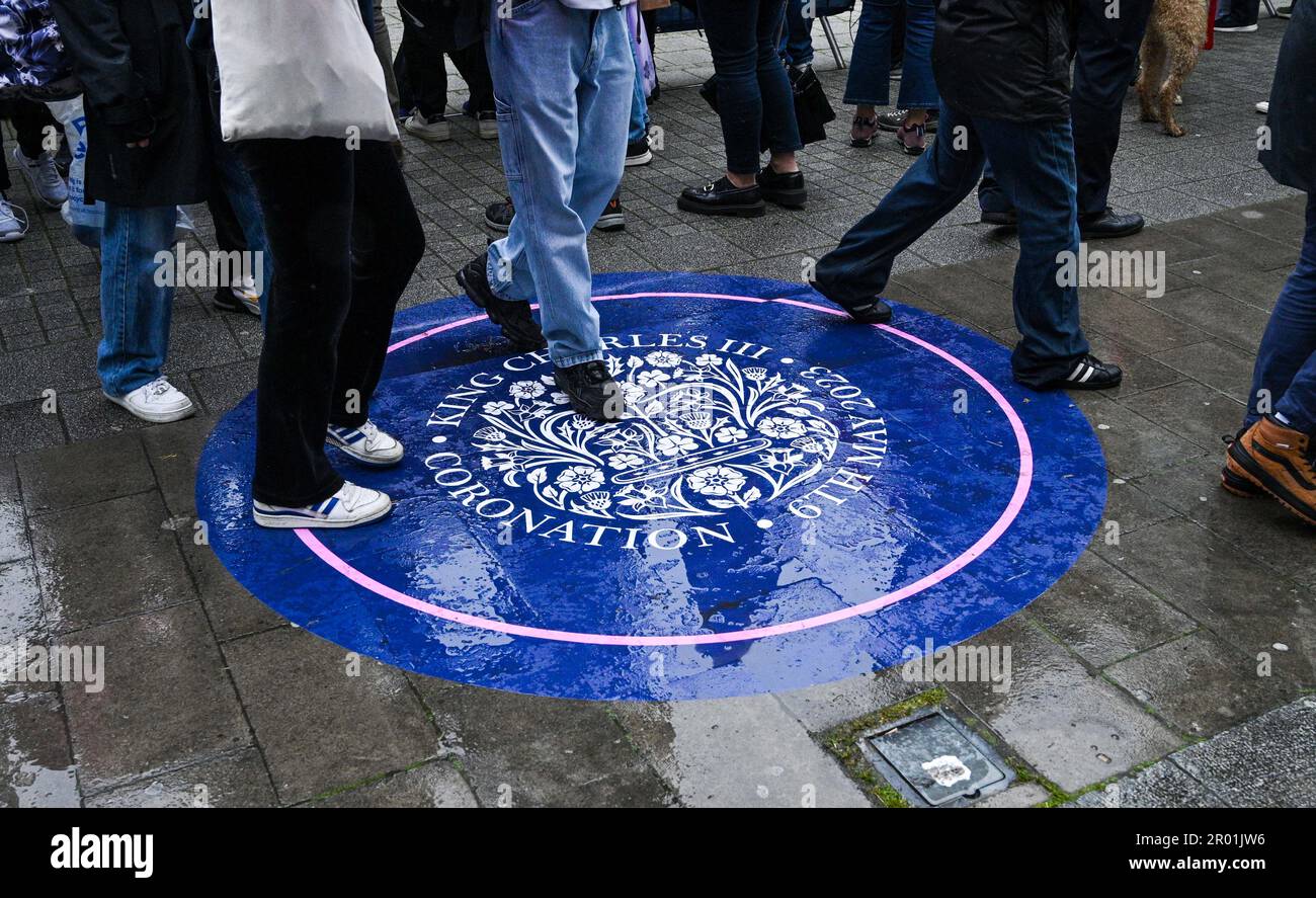 Watch screen quirky hi-res stock photography and images - Alamy