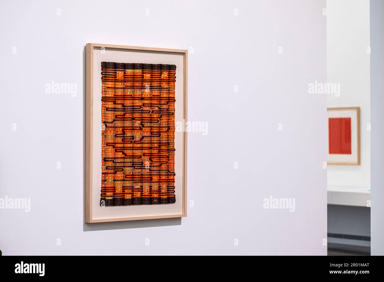 Anni Albers, red and Blue Layers, Cooton, 1954, Bauhaus Stock Photo - Alamy