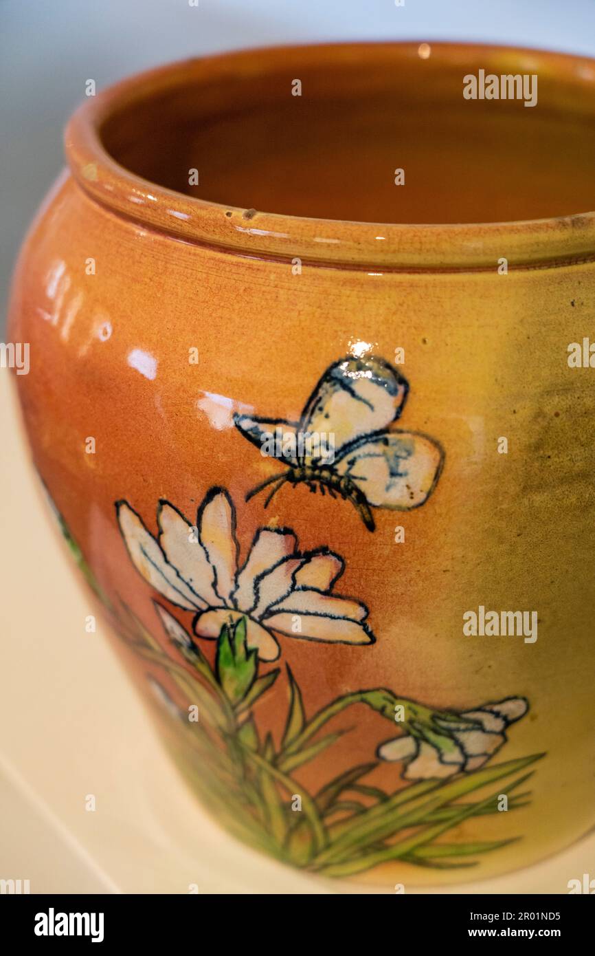 flower pot, 1897-1910, tin pottery with black green and blue ochre, La ...