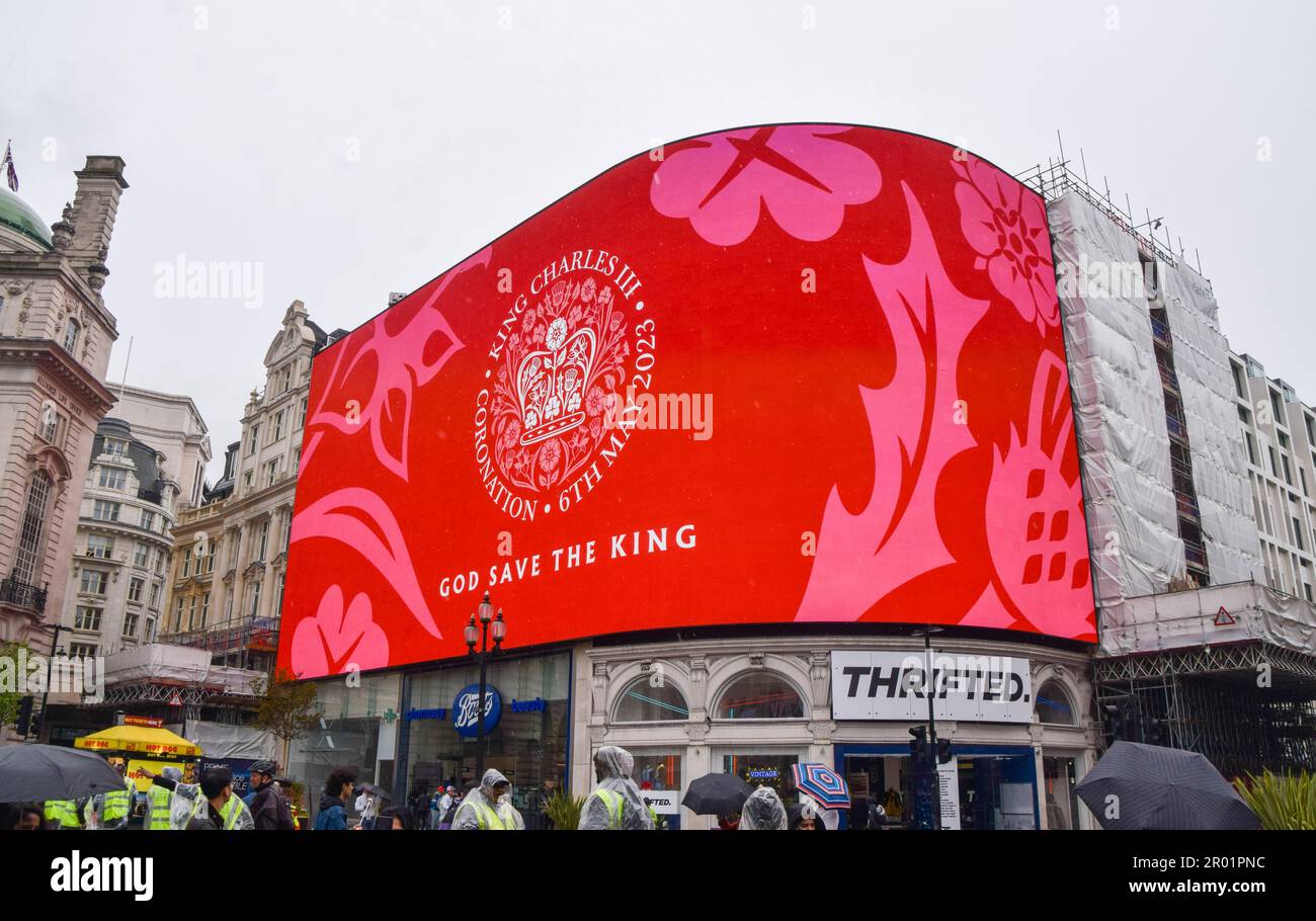 London, UK. 6th May 2023. Piccadilly Lights screen in Piccadilly Circus ...