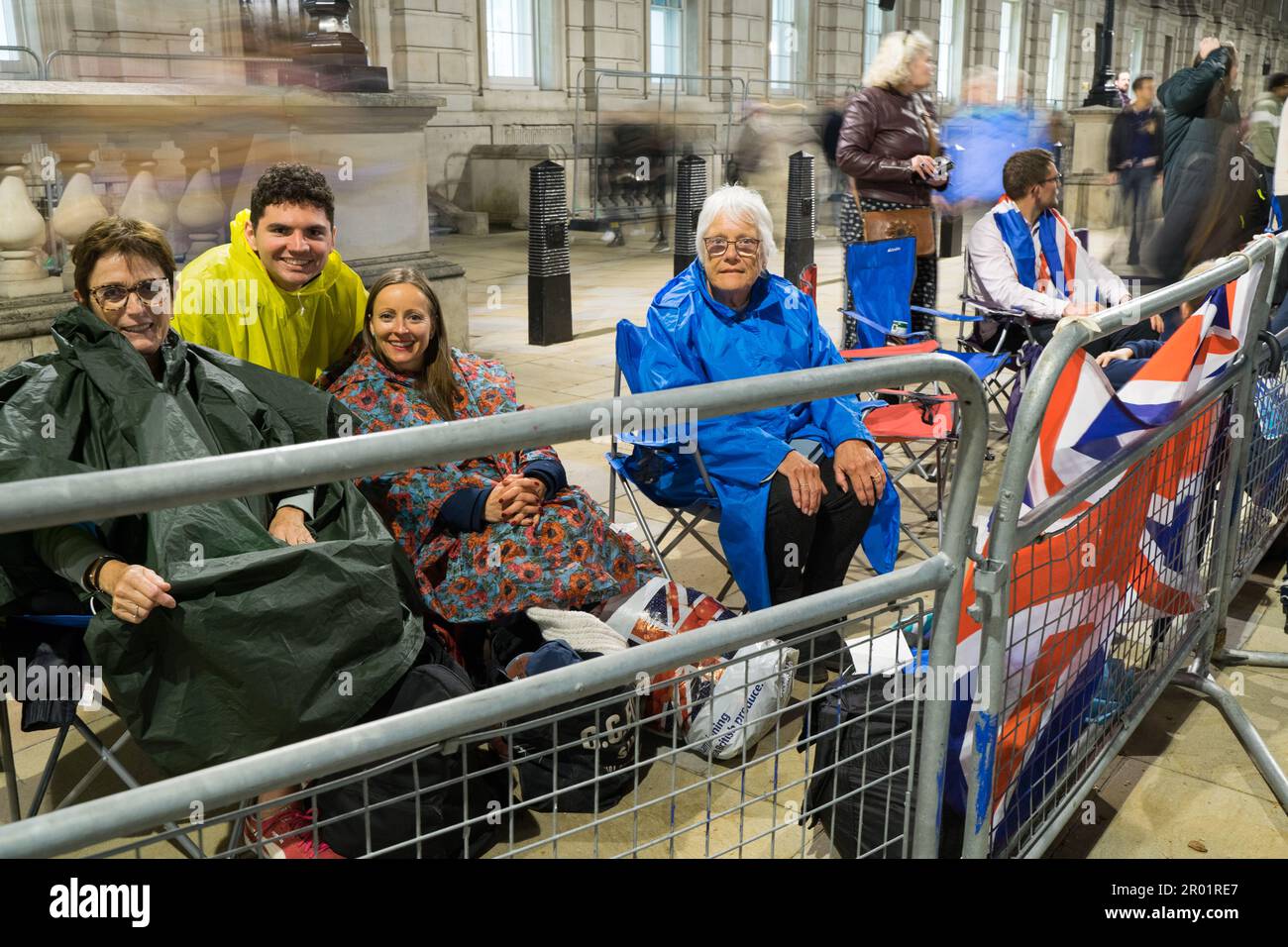 Coronation queue hi-res stock photography and images - Alamy