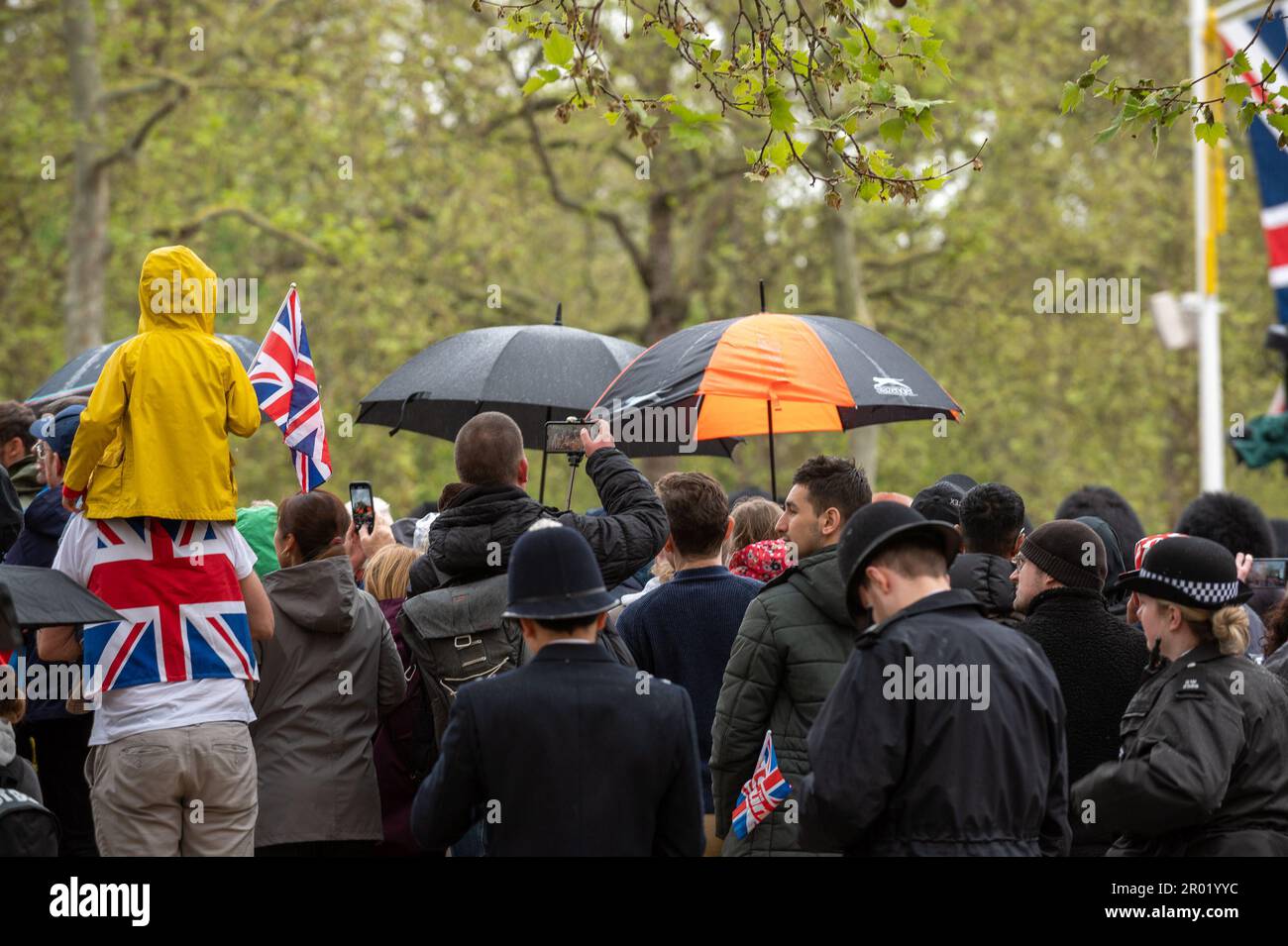 Crowds watching Coronation of King Charles lll Stock Photo - Alamy