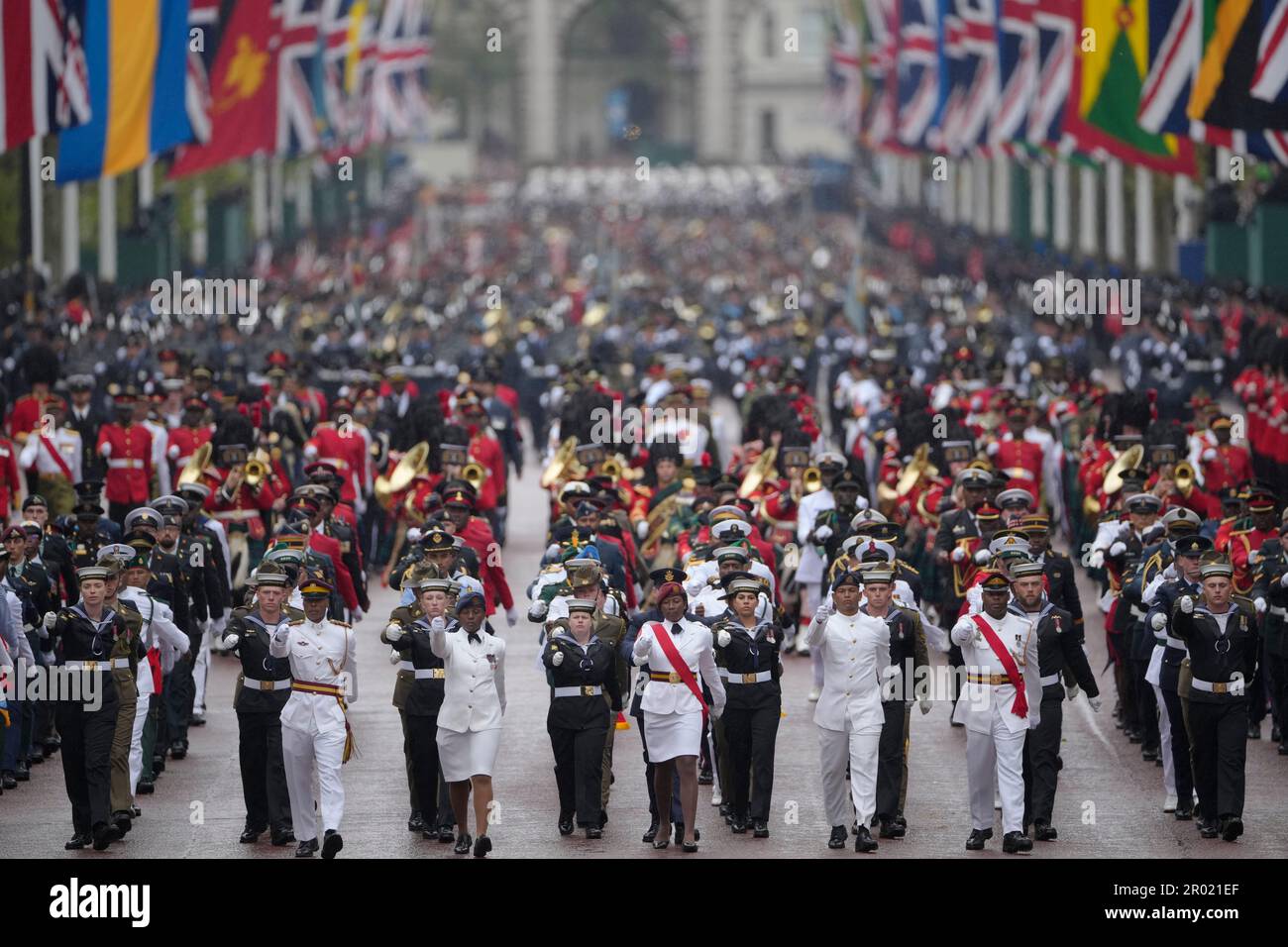 The procession on the way to Buckingham Palace after coronation ...