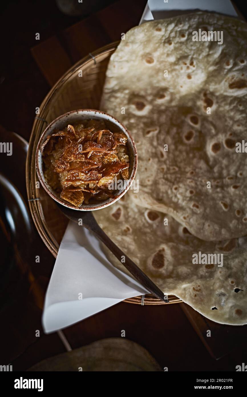 Dhal roti bread traditional hi-res stock photography and images - Alamy