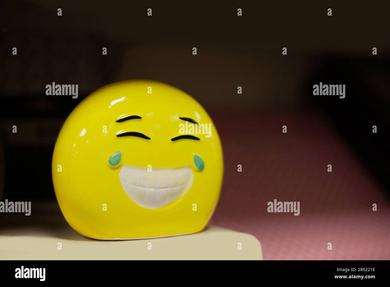 Smiley face on thumb hi-res stock photography and images - Alamy