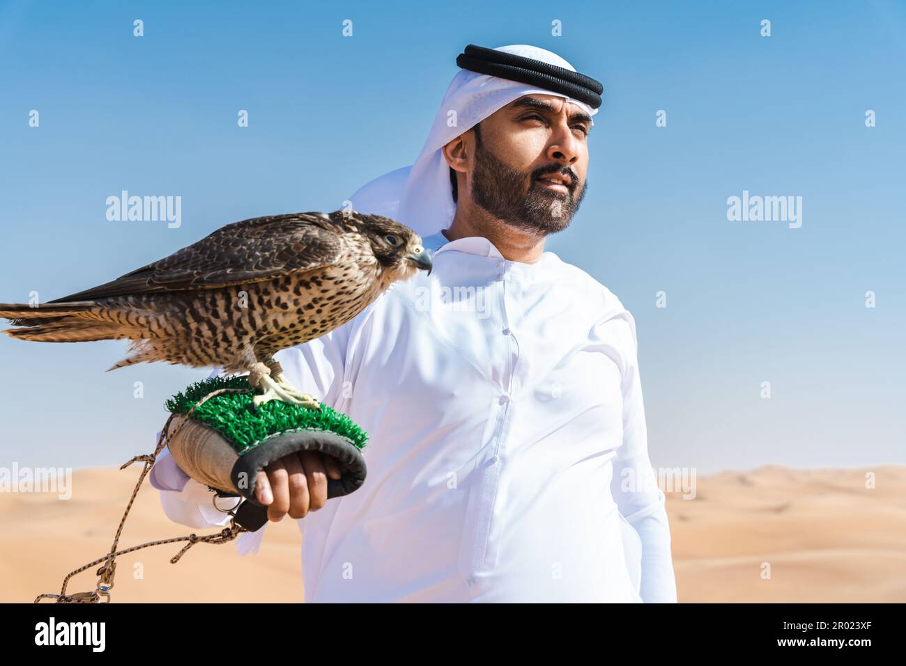 Middle-eastern man wearing traditional emirati arab kandura in the ...
