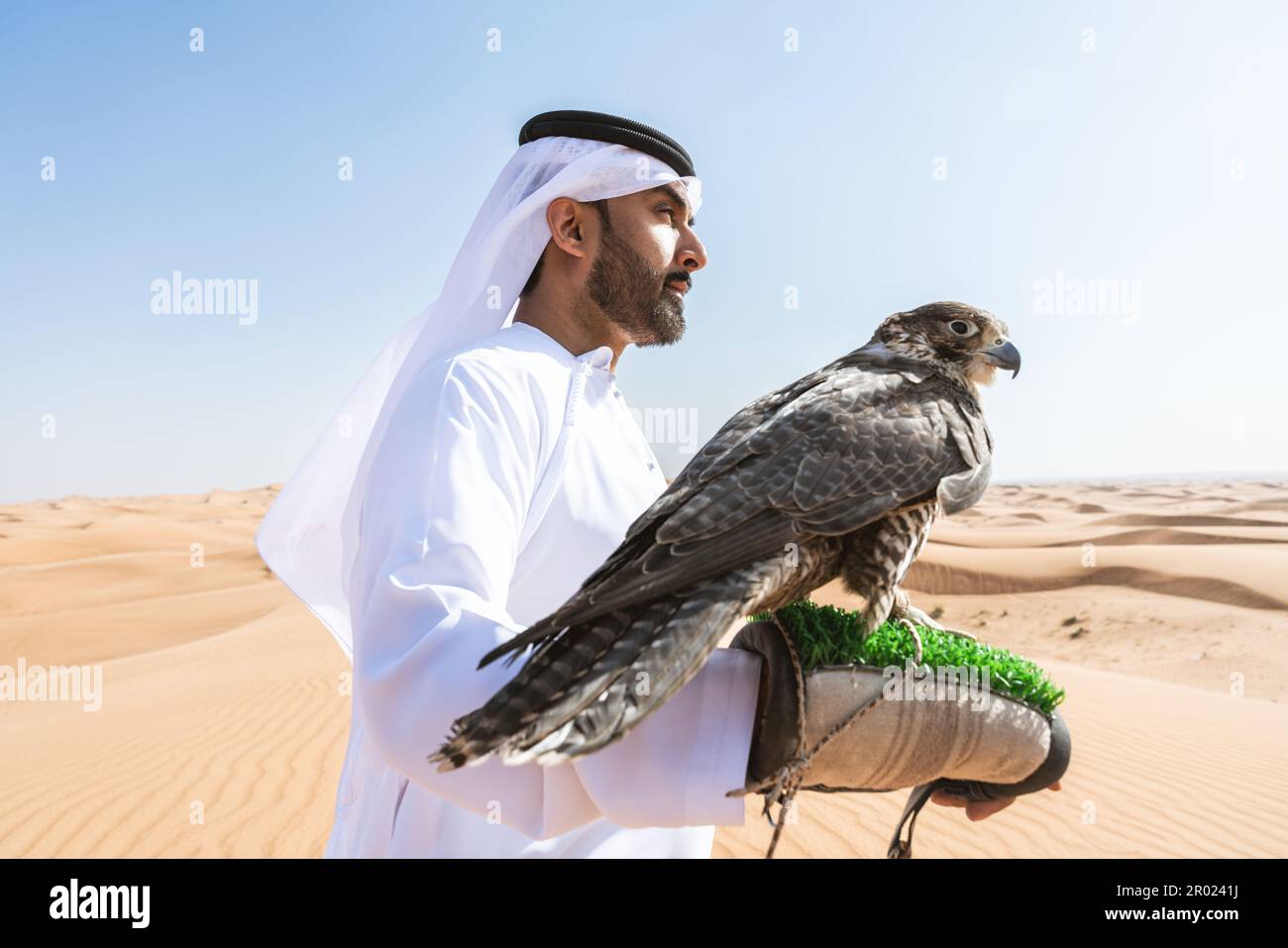 Middle-eastern man wearing traditional emirati arab kandura in the ...