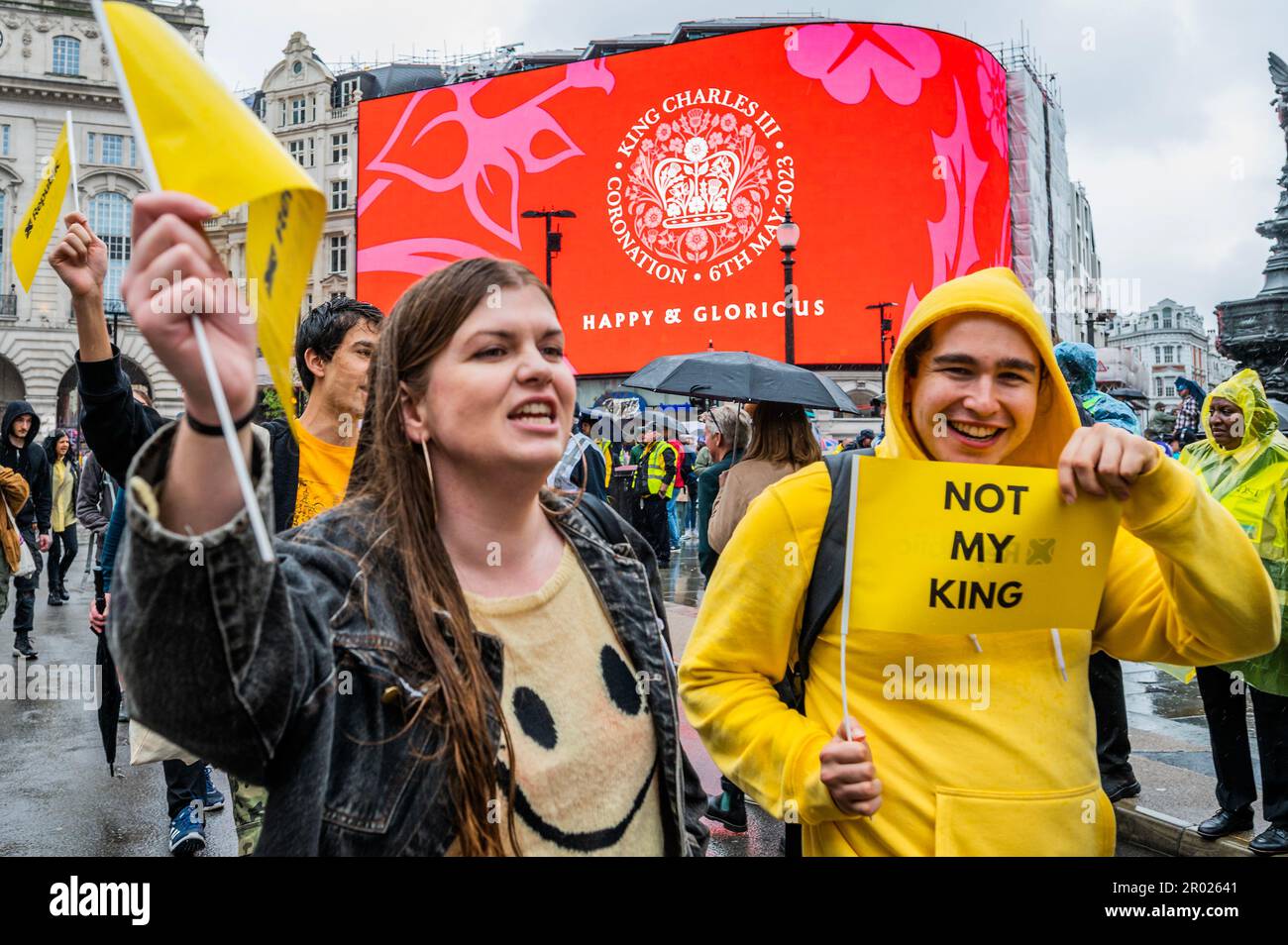London, UK. 6th May, 2023. Not my King protesters call for the ...