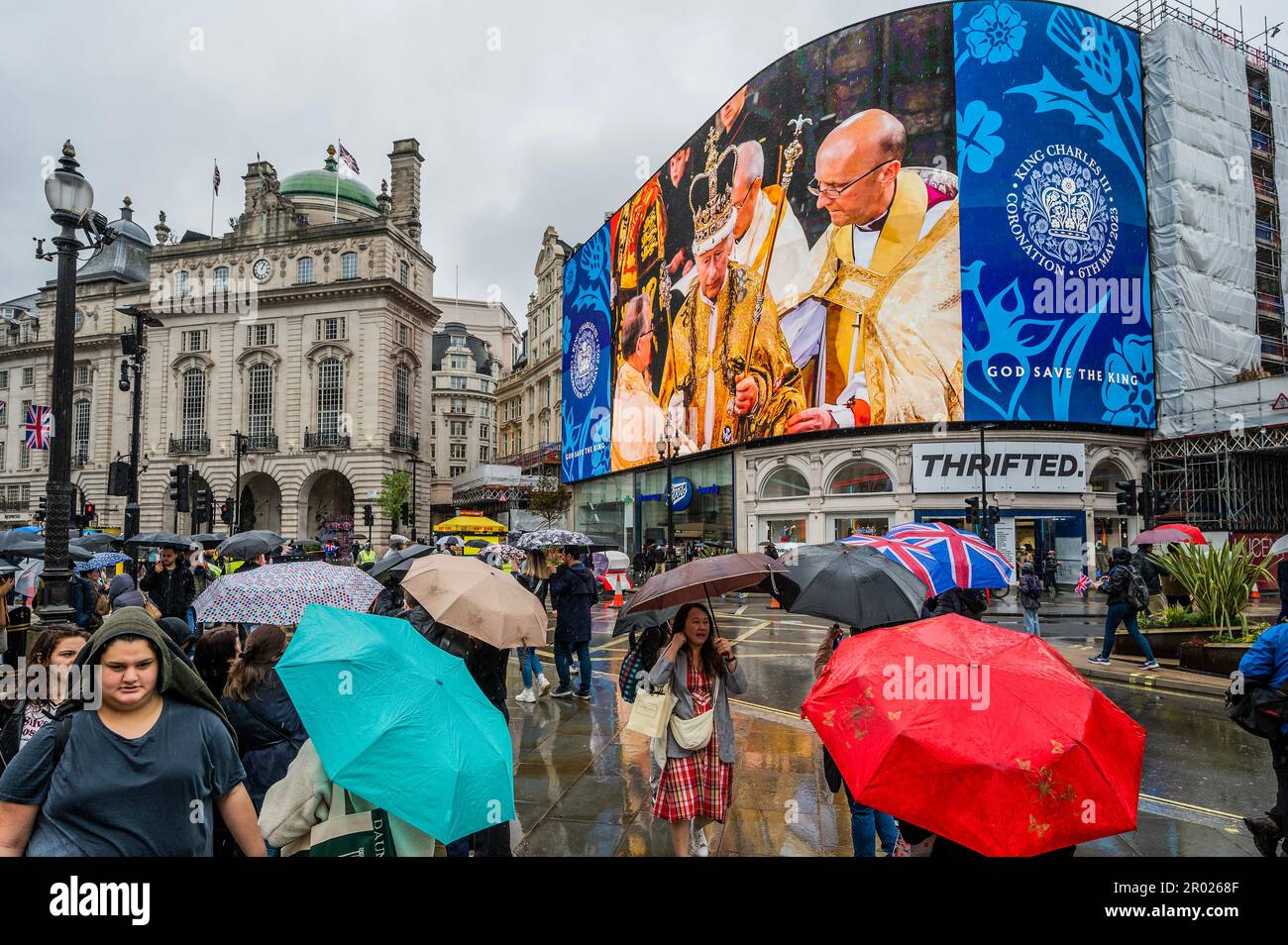 London, UK. 6th May, 2023. The Piccadilly Lights advertising screen is ...