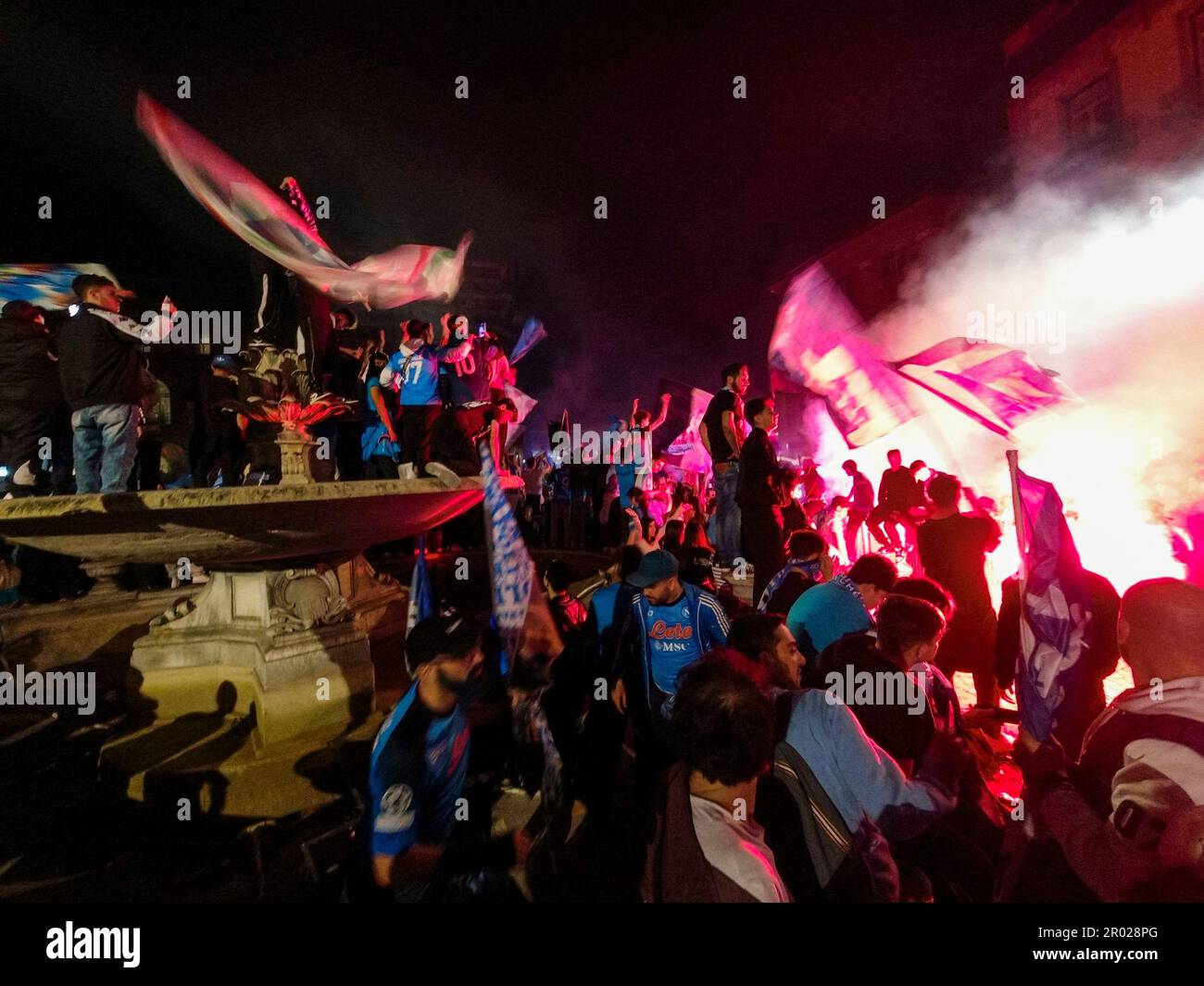The city explodes with joy, the Neapolitans celebrate ssc napoli's ...