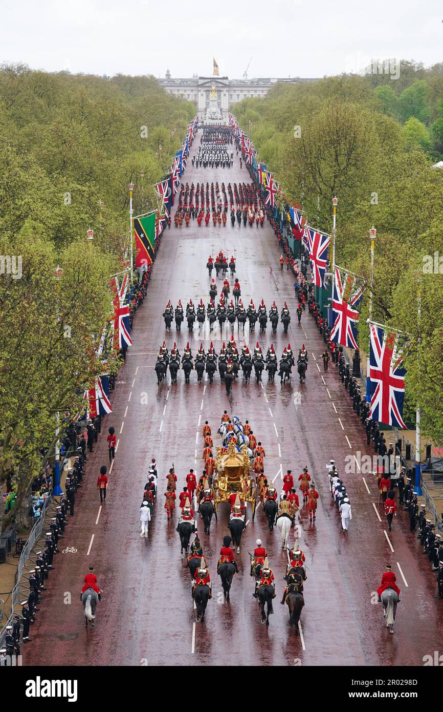 The Coronation Procession travels along The Mall following the ...