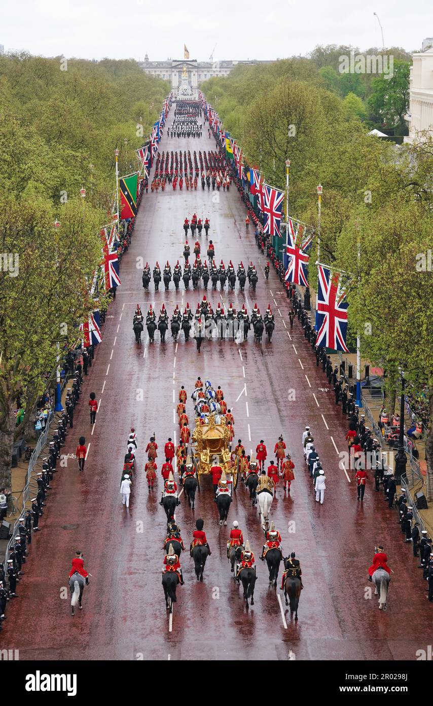 The Coronation Procession travels along The Mall following the ...