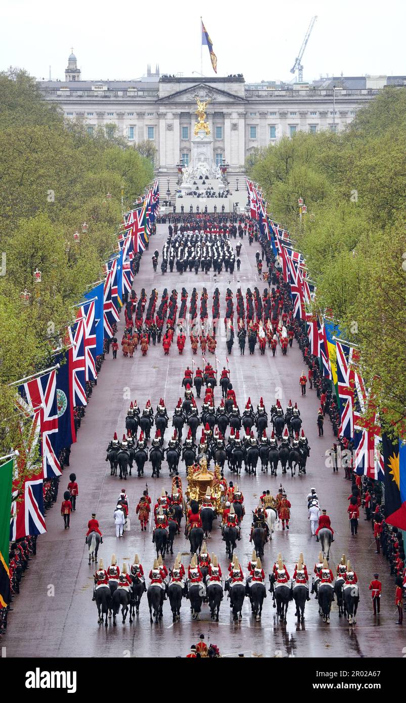 The Coronation Procession travels along The Mall following the ...