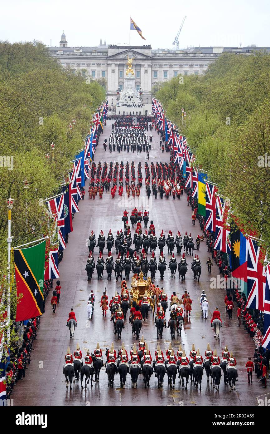 The Coronation Procession travels along The Mall following the ...