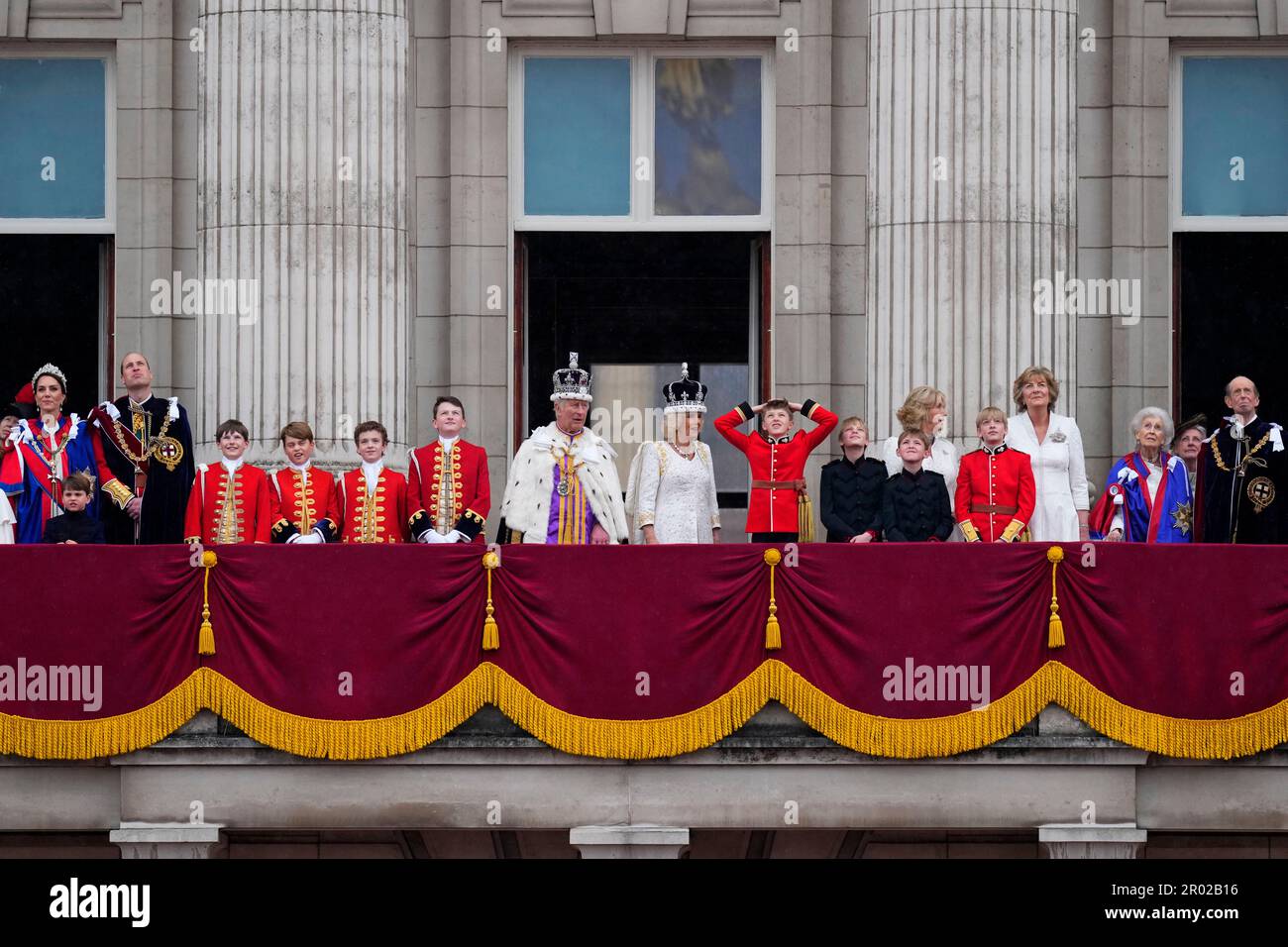 Britain's King Charles III and Queen Camilla stand on the balcony of ...