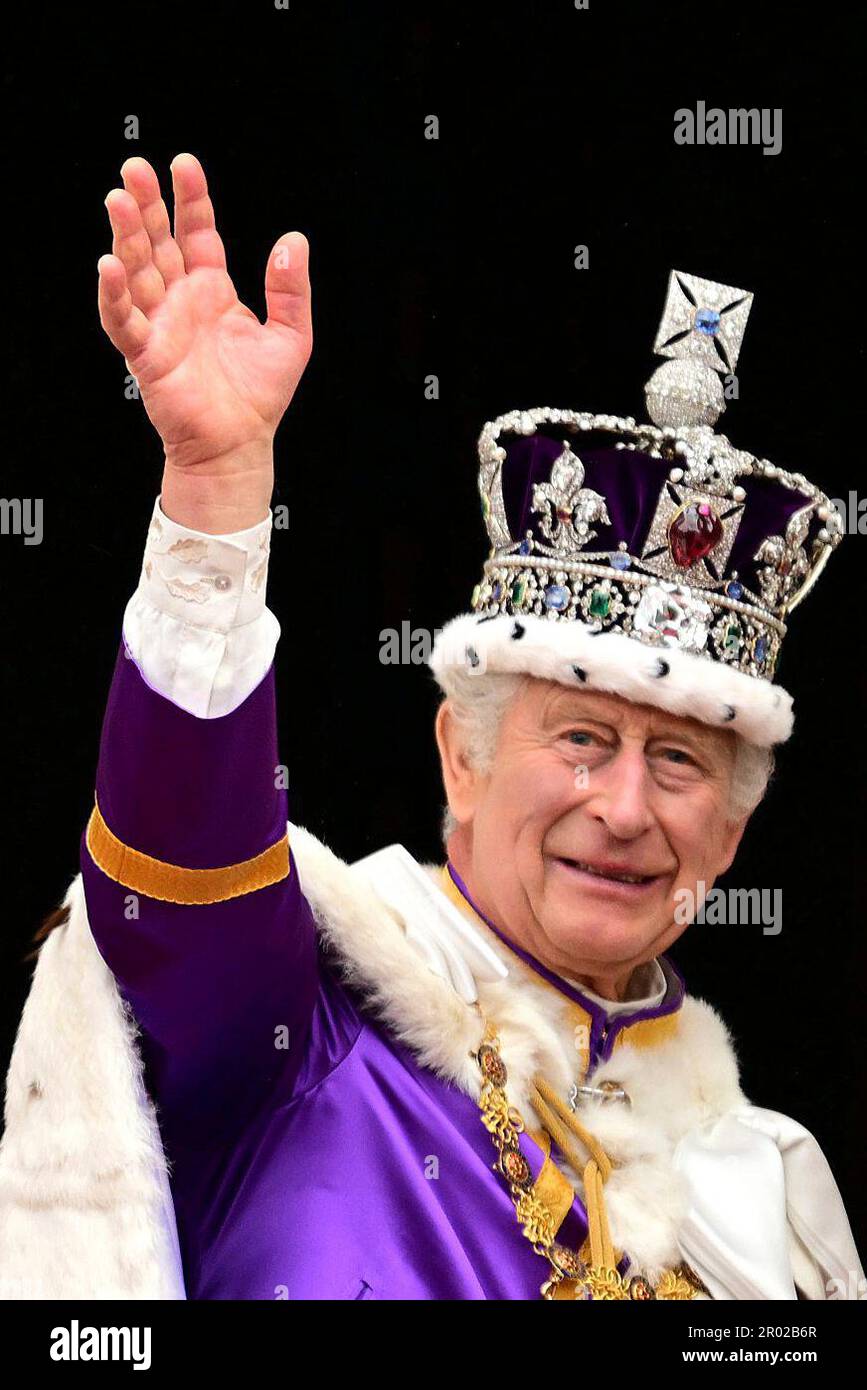Britain's King Charles III waves from the Buckingham Palace balcony ...