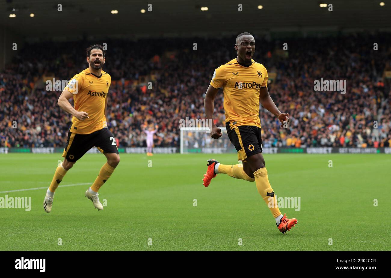 Wolverhampton Wanderers' Toti celebrates scoring their side's first ...