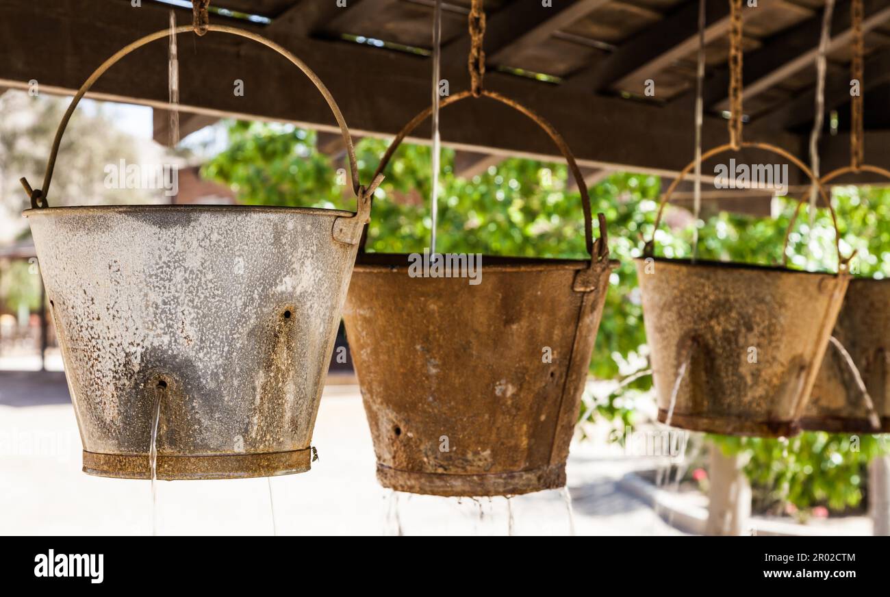 Very peculiar fountain with an old Far West design. Useful for concepts ...