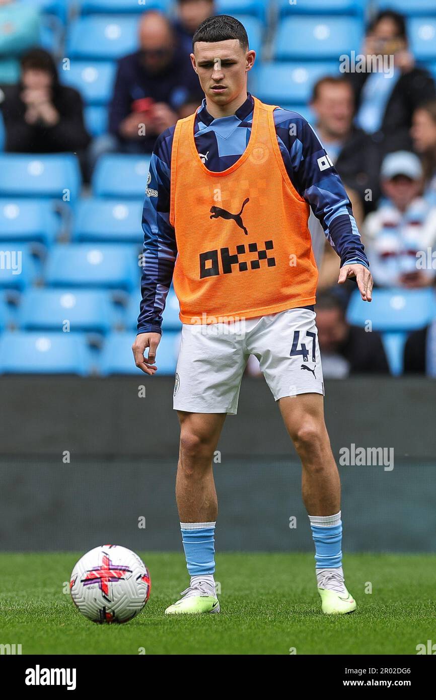 Phil Foden #47 of Manchester City during the pre-game warmup ahead of ...