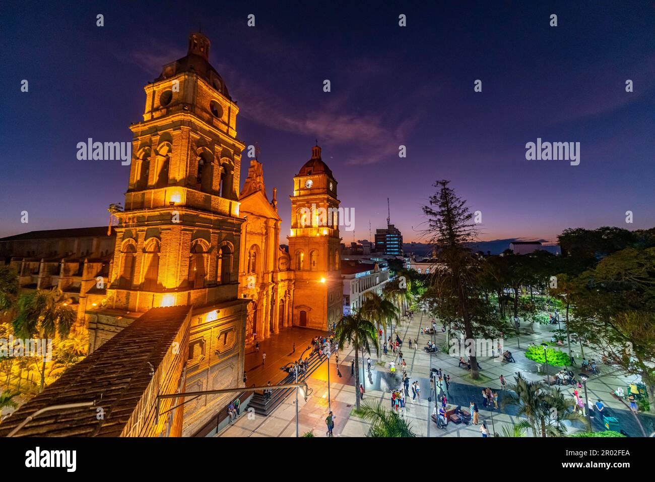 Cathedral Basilica of St. Lawrence at nighttime, Santa Cruz de la ...