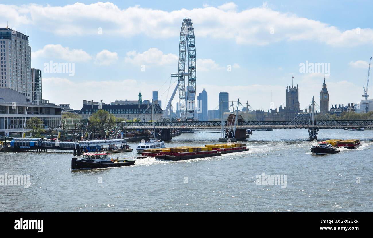Thames waste tugs hi-res stock photography and images - Alamy