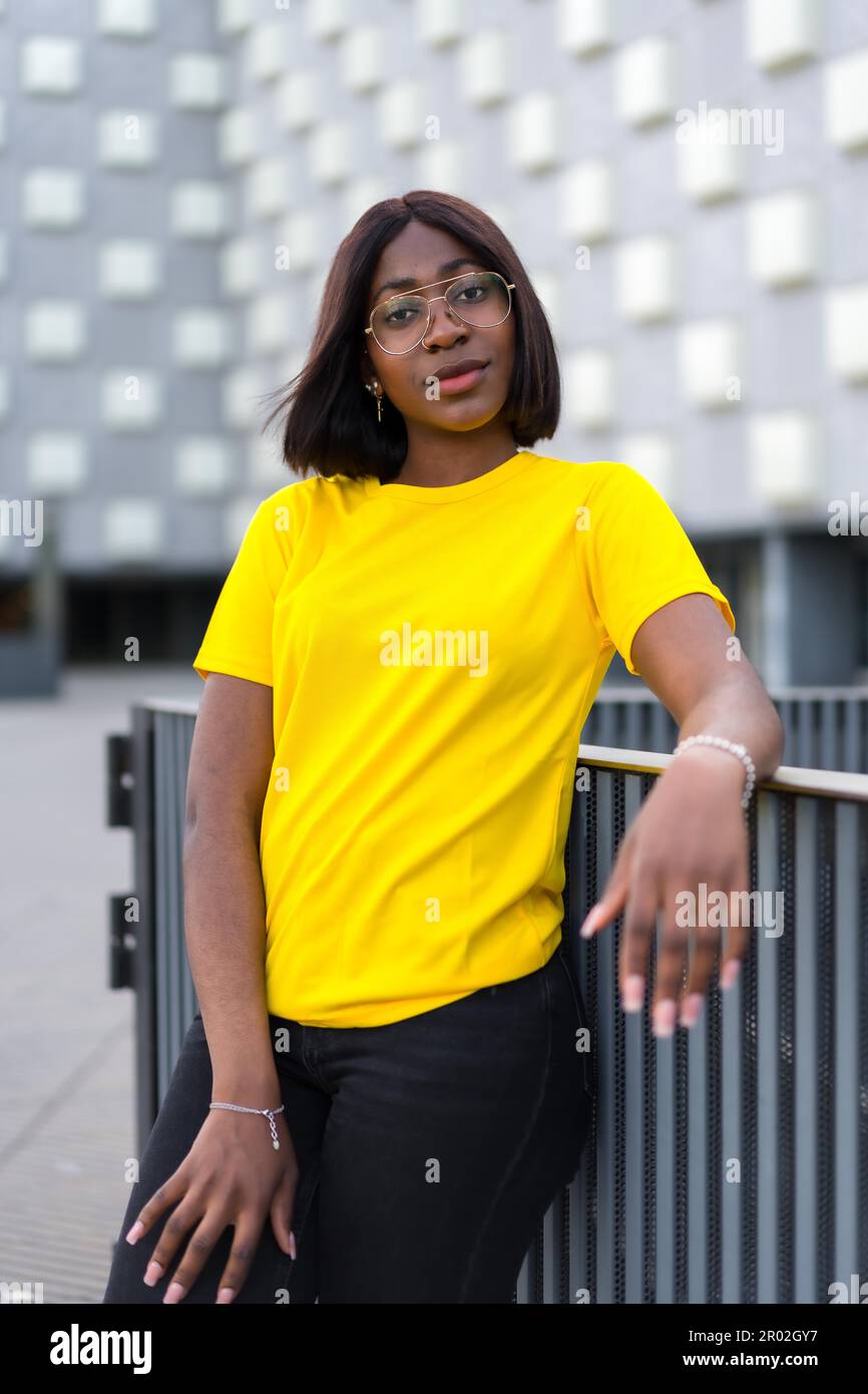 Stunning fashion hi-res stock photography and images - Alamy