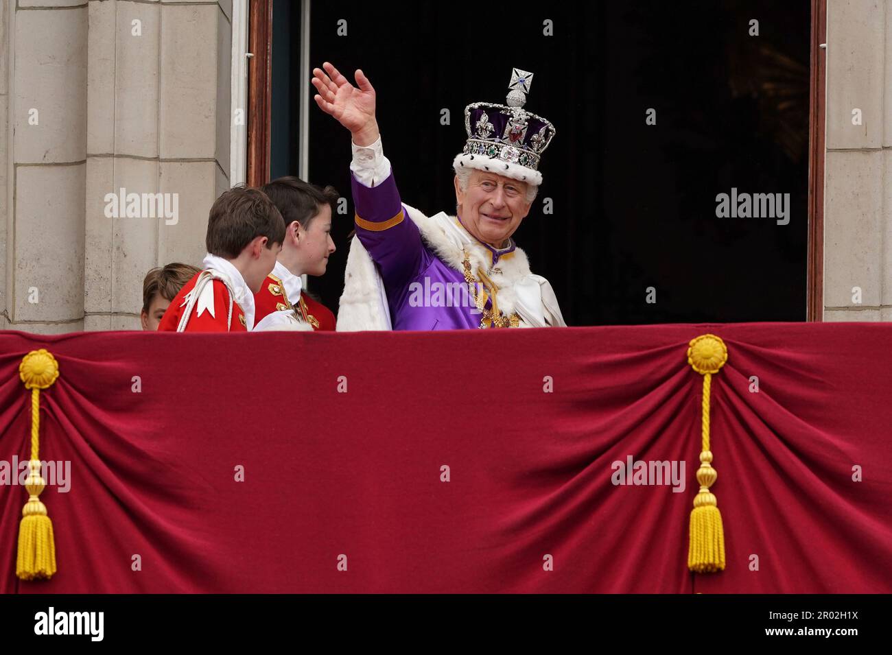 King Charles III waves from the balcony of Buckingham Palace, London ...