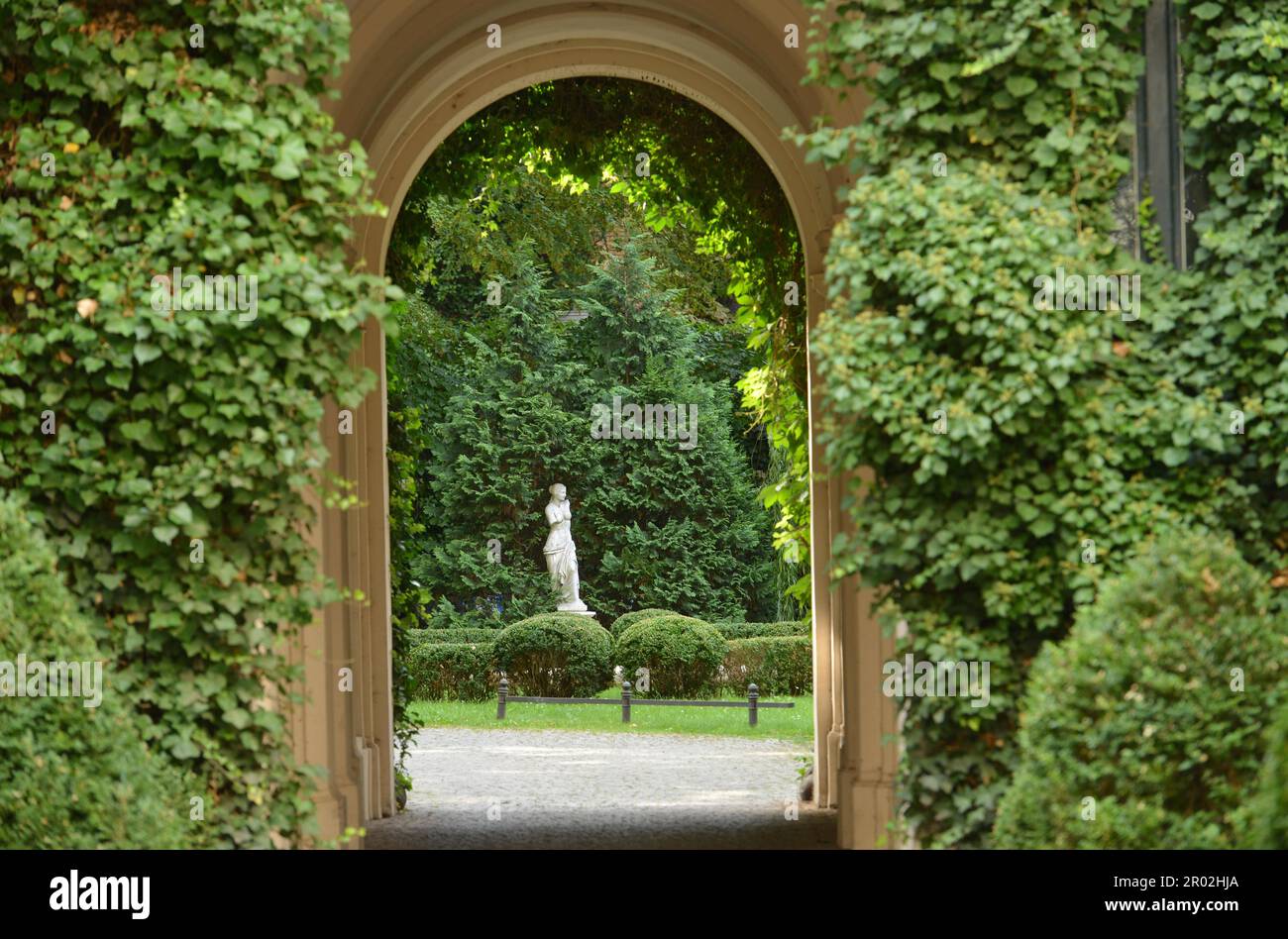 Inner courtyard, Potsdamer Strasse 98, Tiergarten, Berlin, Germany ...