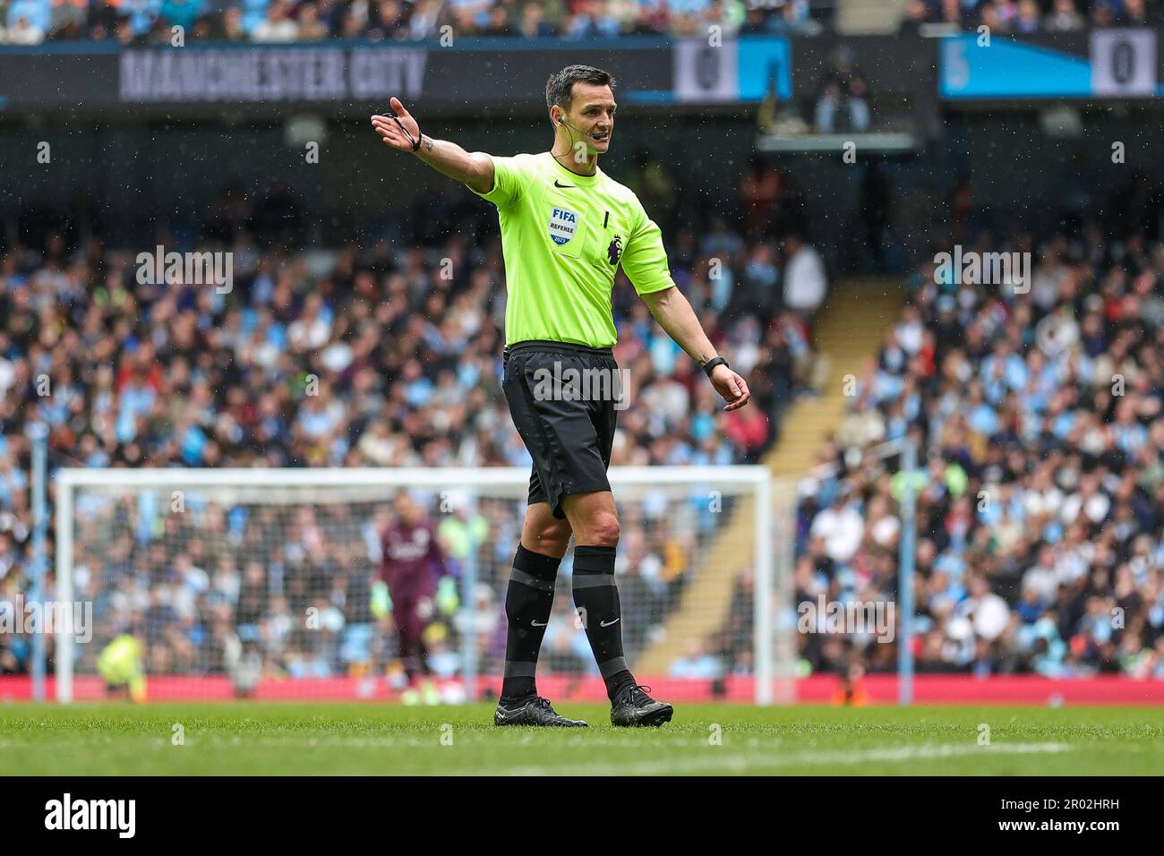 Referee Andrew Madley during the Premier League match Manchester City ...