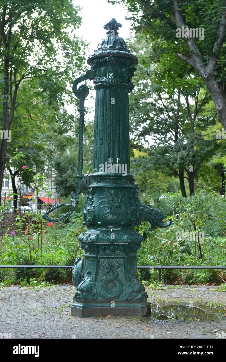 Water pump, Winterfeldtplatz, Schoeneberg, Berlin, Germany Stock Photo ...
