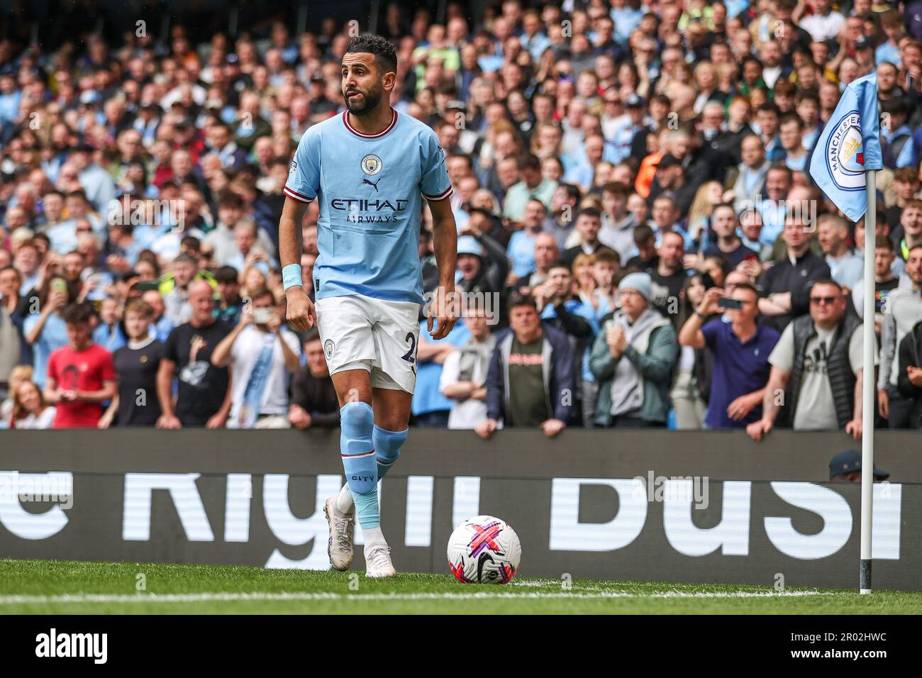 Riyad Mahrez #26 of Manchester City takes a corner during the Premier ...
