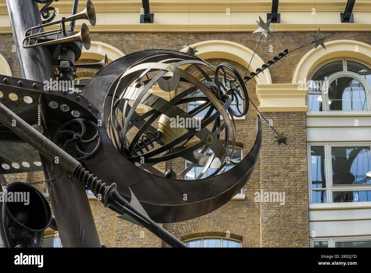 Close-up of The Navigators sculpture by David Kemp Stock Photo - Alamy